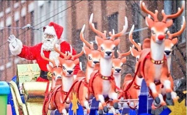 Toronto's Annual Santa Claus Parade | Mercedes-Benz Maple