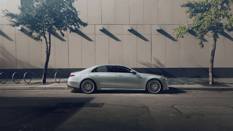 Ambient Lighting in the Mercedes-Benz S-Class Sedan Makes it Easy to ...