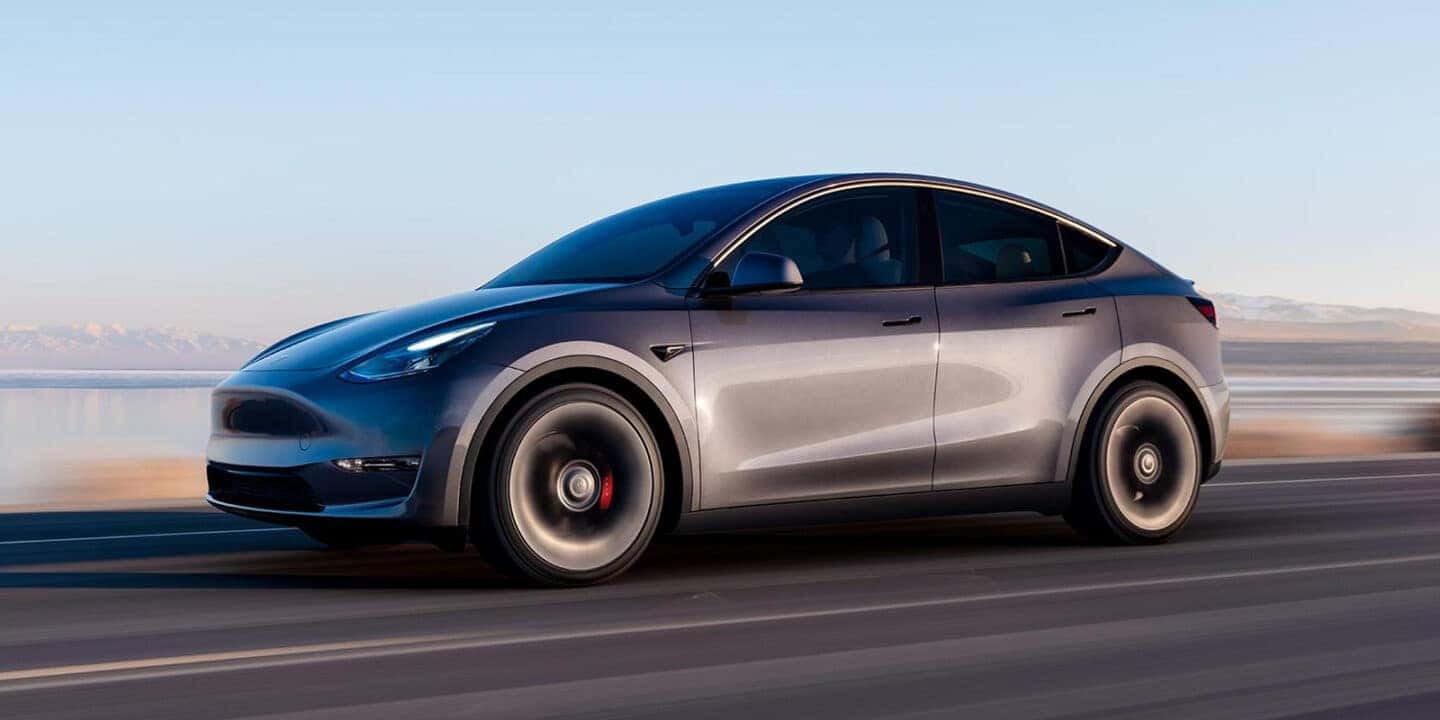 Tesla vs. Mercedes-Benz All-Electric Vehicle | Mercedes-Benz of ...