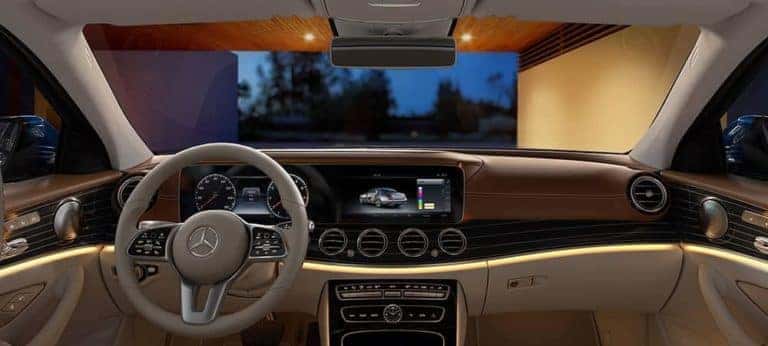 What is Mercedes-Benz DISTRONIC PLUS®? | Mercedes-Benz of Warwick