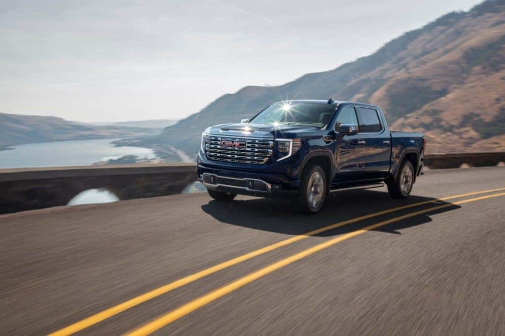 2022 GMC Sierra: Engines & Enhanced Super Cruise Technology | Smail GMC