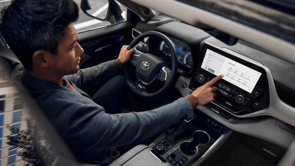 The 2025 Toyota Highlander Hybrid | Toyota Chula Vista